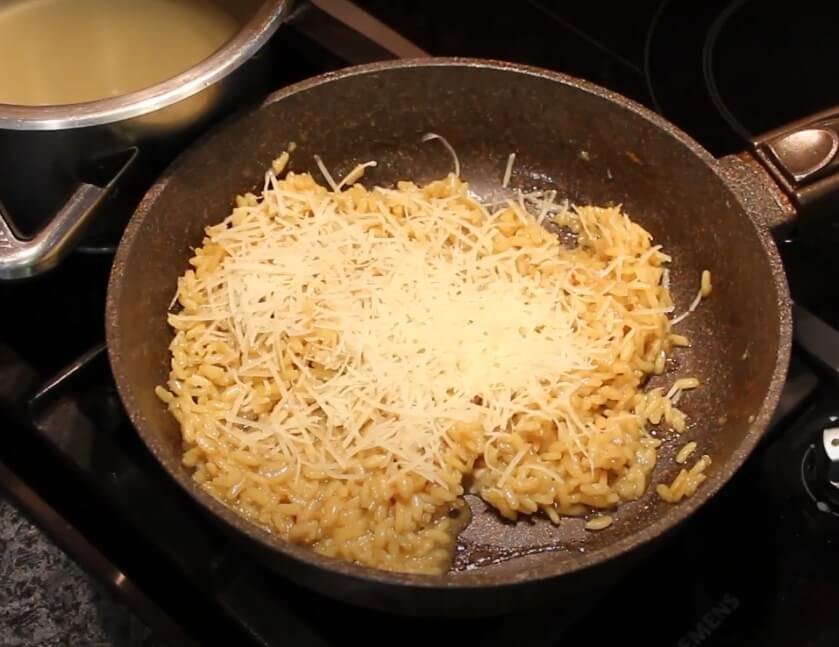 How to Make the Perfect Classic Risotto – Easy & Creamy Recipe - yes ...